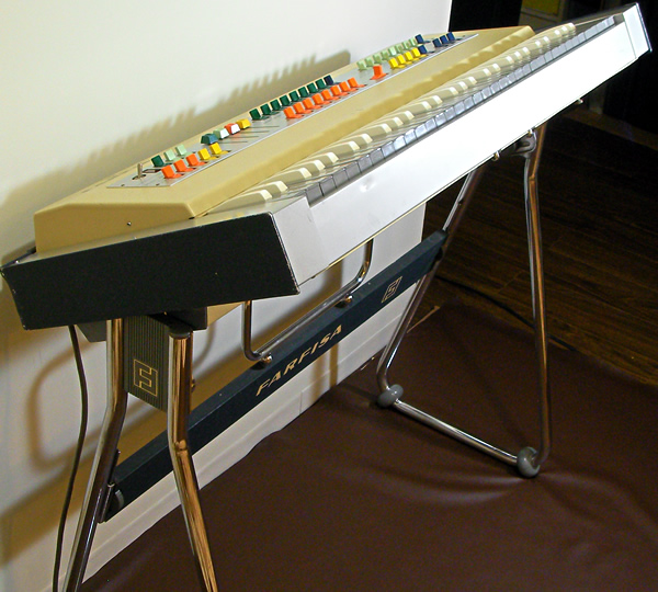 organ69 : [og043]Farfisa Professional